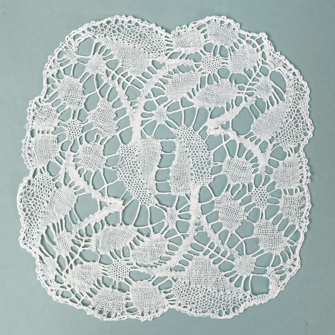 Vintage knipling lysedug - Flakoner og Bordløbere - Art Nuvo - Antik & Vintage