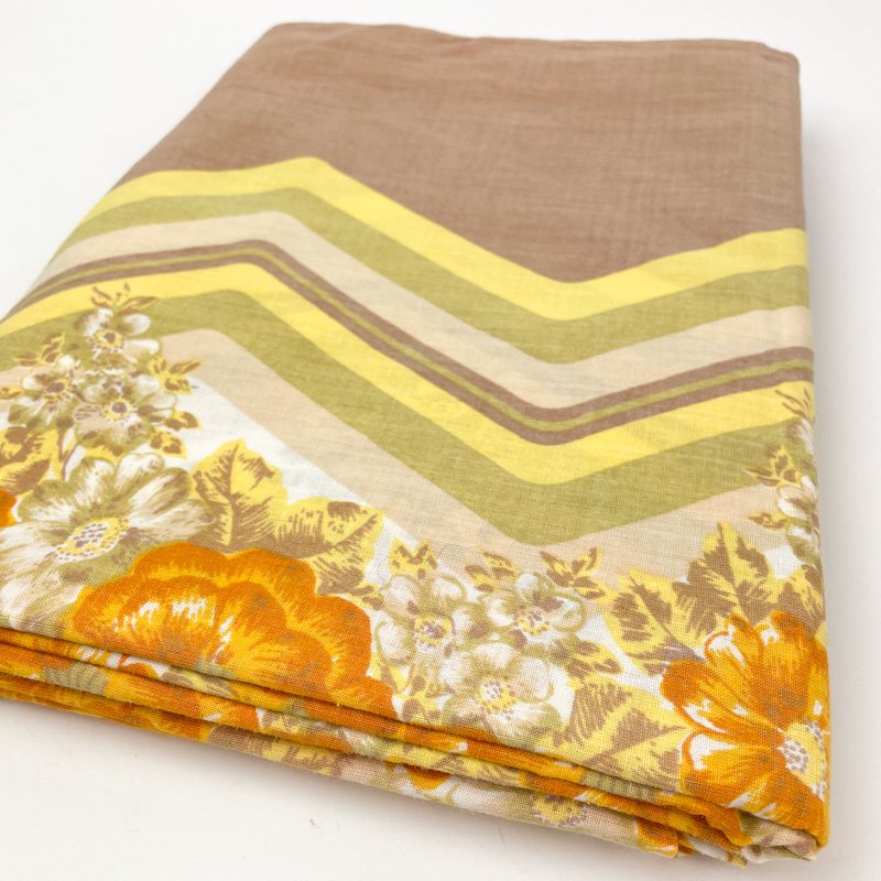 Retro sengetøj med gule striber og blomster - Sengetøj - Art Nuvo ...